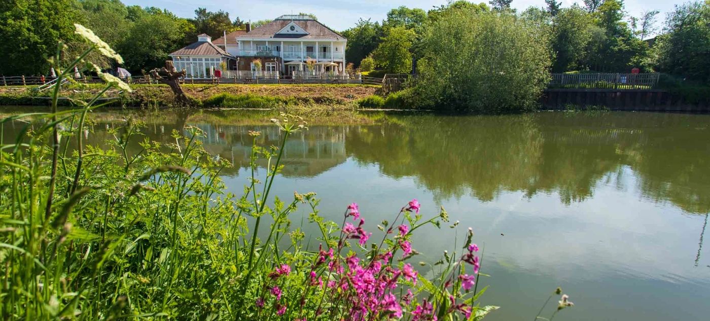 The Boathouse, Bath | Pub Beer Garden & Riverside Terrace